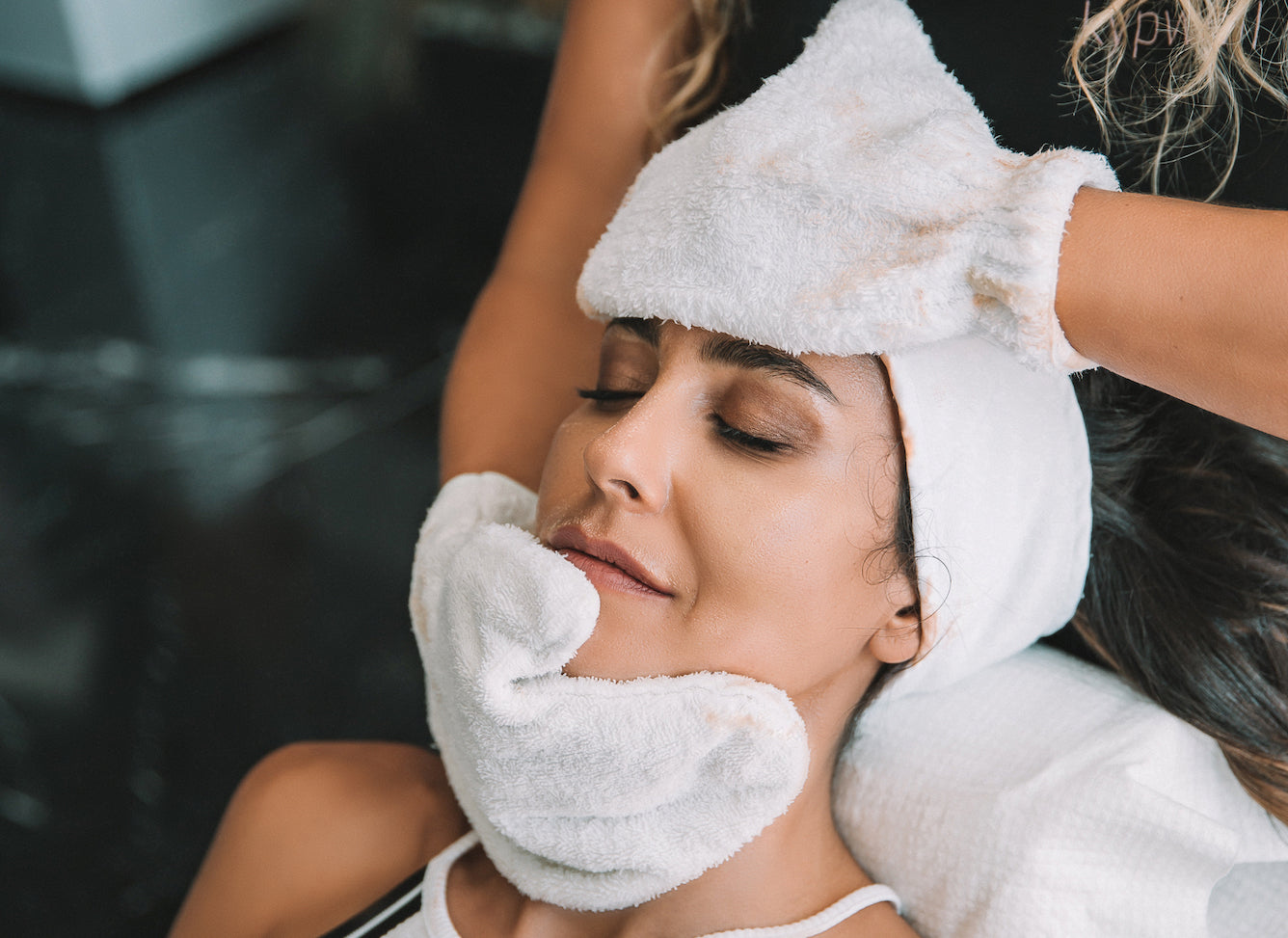 FACE WELLNESS: The holistic method for a beautiful and healthy face ...